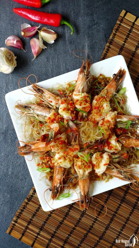Steamed garlic prawns with vermicelli (蒜蓉粉丝蒸虾) - Red House Spice