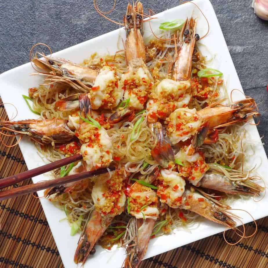 Steamed garlic prawns with vermicelli (蒜蓉粉丝蒸虾) - Red House Spice