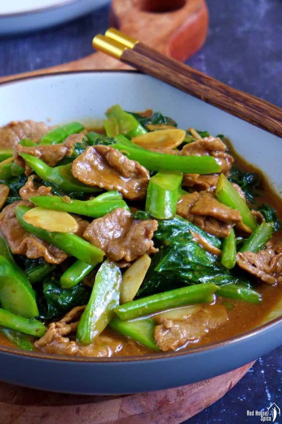Beef and Chinese broccoli stir-fry (芥蓝牛肉) - Red House Spice