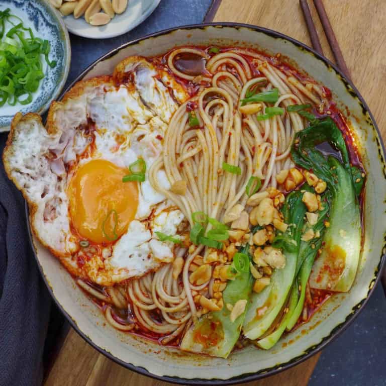 Chinese flower rolls with scallions (Hua Juan, 花卷) - Red House Spice